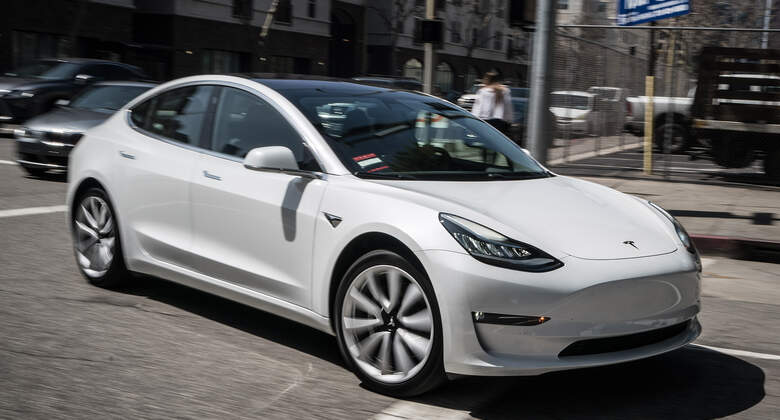 Tesla Model 3 Tests - auto motor und sport