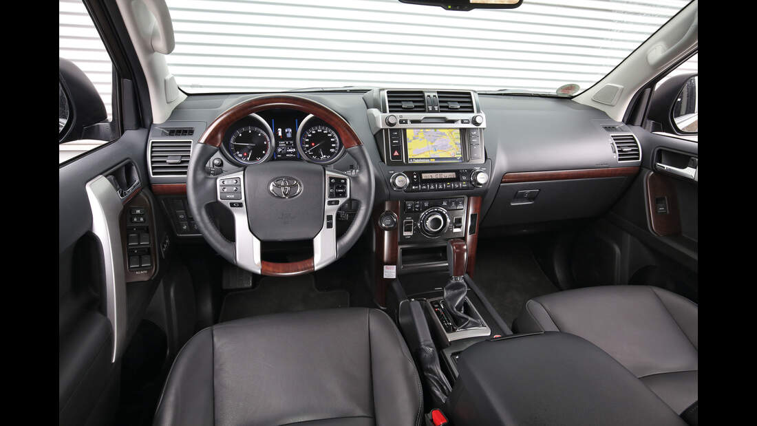 Vergleich: Land Rover Discovery gegen Toyota Land Cruiser | AUTO MOTOR ...
