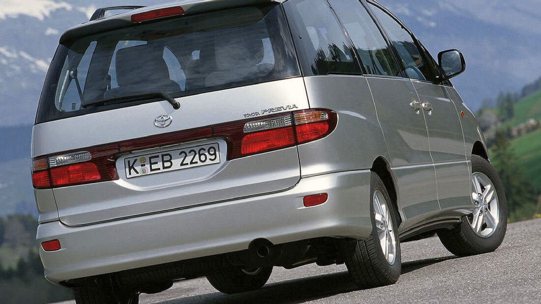 Toyota Previa: Mittelmotor-Van mit Hinterradantrieb - auto motor und sport