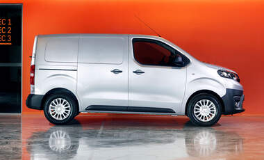 Toyota Proace Alle Generationen, neue Modelle, Tests & Fahrberichte ...