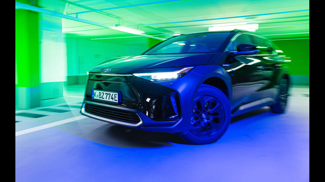 Toyota bZ4X im Test: Was kann der Elektro-Toyota? | AUTO MOTOR UND SPORT