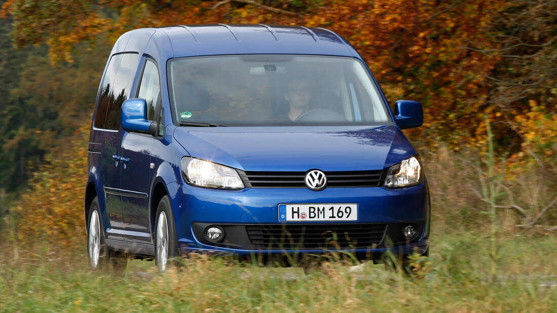 Ford Tourneo Connect und VW Caddy im Fahrbericht - auto motor und sport