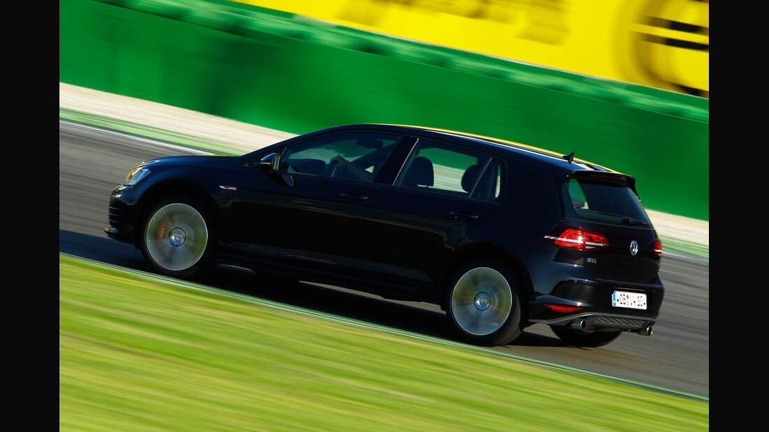 VW Golf GTI Performance im Supertest: Der beste GTI aller Zeiten ...