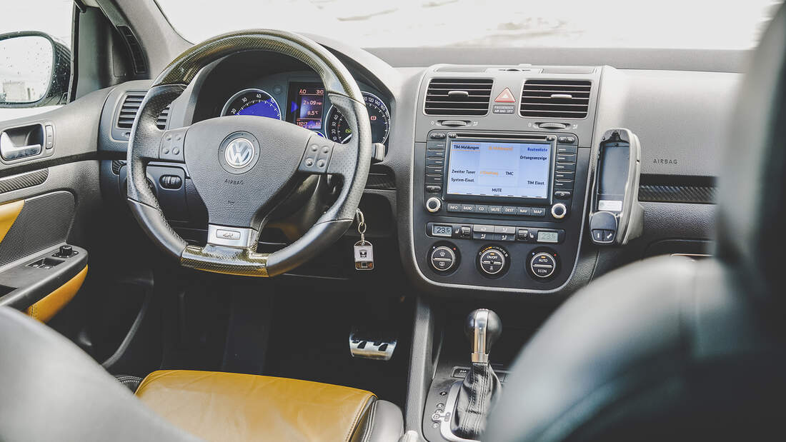 VW Golf IV R32 und VW Golf V R32 im Fahrbericht | AUTO MOTOR UND SPORT