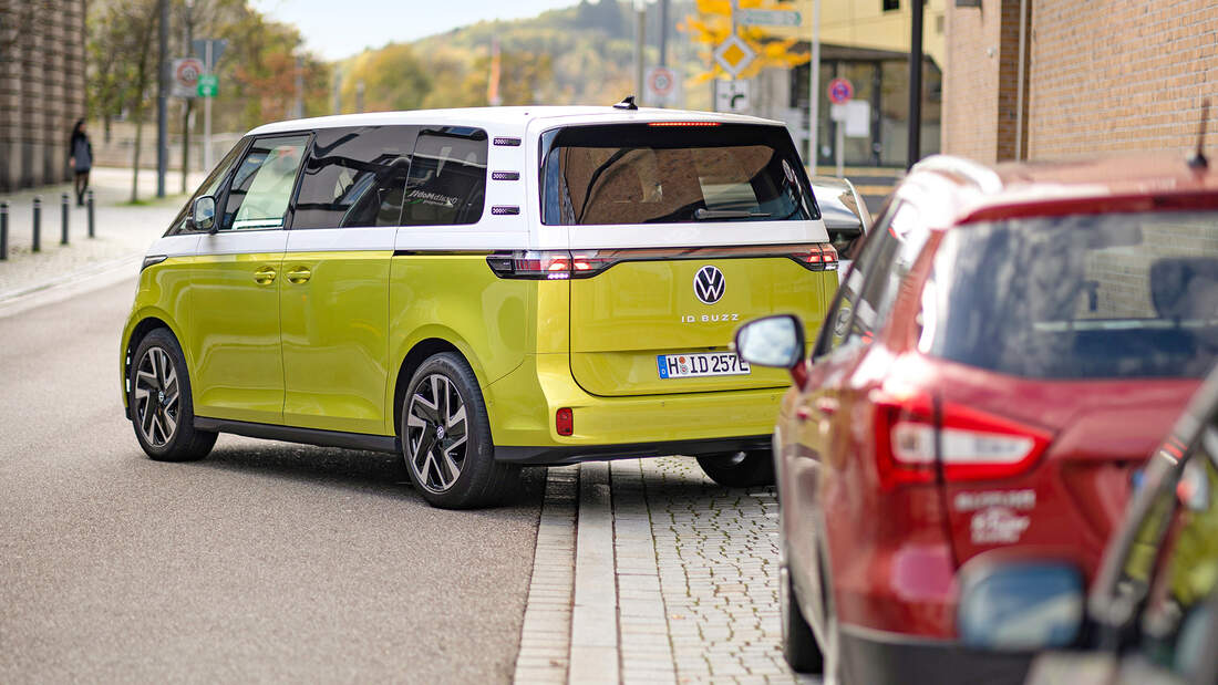VW ID.Buzz im Test: Ist er ein echter Bus? | AUTO MOTOR UND SPORT