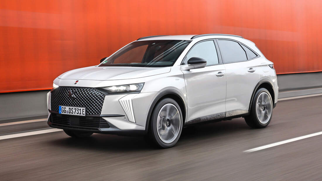 DS 7 E-Tense 4x4 300 im Test: Frische Optik und Technik | AUTO MOTOR ...