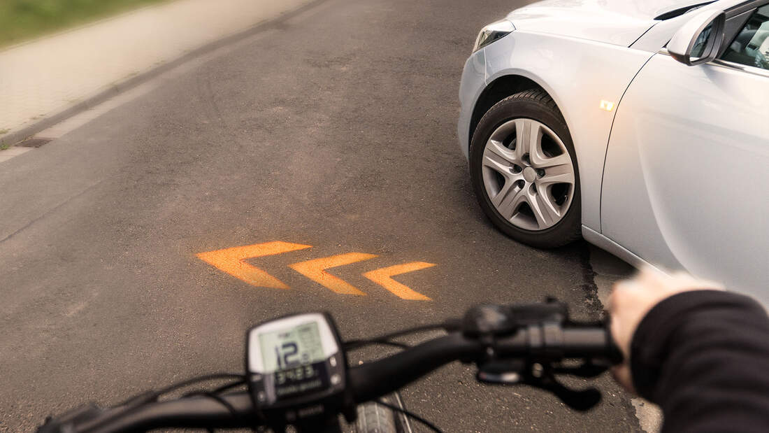 Das Fraunhofer-Institut entwickelt projizierende Blinker | AUTO MOTOR ...