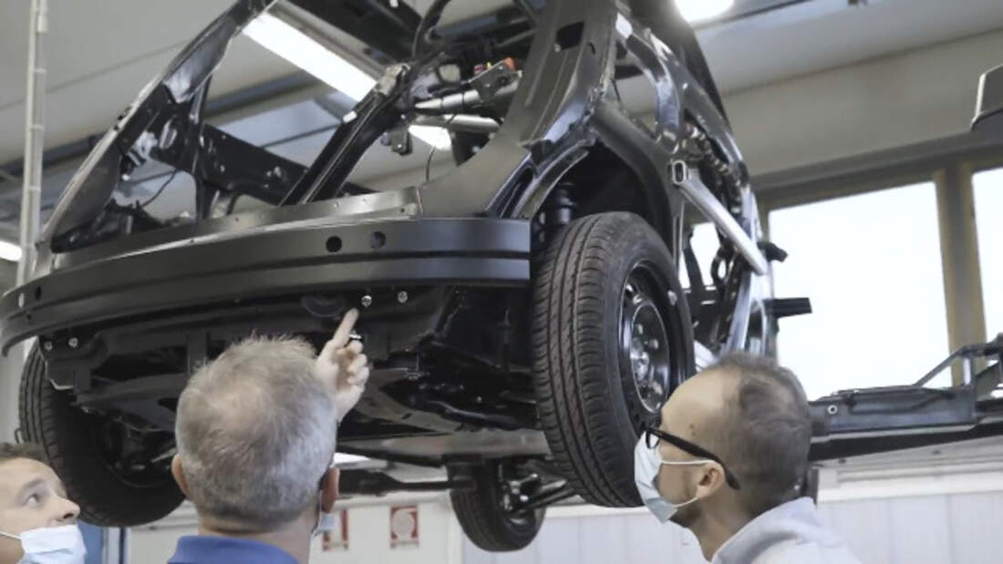 Microlino 2.0 Produktion | Exklusive Einblicke in die Chassis-Fertigung ...