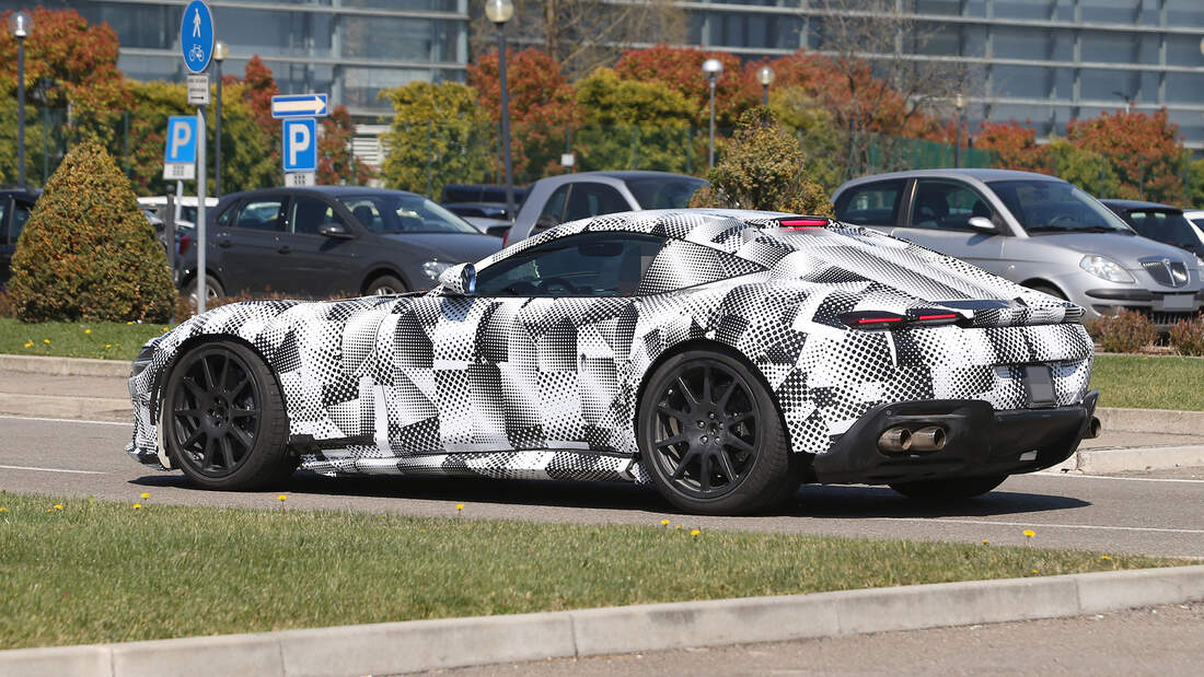 Ferrari F167 Erlkönig: 812-Nachfolger mit V12 | AUTO MOTOR UND SPORT