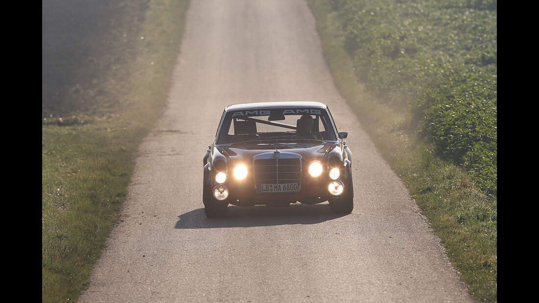 Mercedes-Benz 300 SEL AMG im Fahrbericht: Die Rote Sau von AMG | AUTO ...