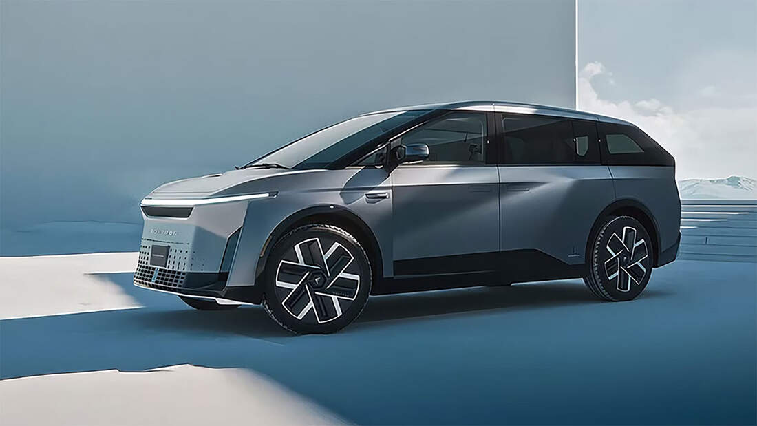 Foxtron Model D: Elektro-MPV als deutsch-italienischer Mix | AUTO MOTOR ...