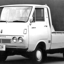 Toyota Hiace: In sechs Generationen zur Legende | AUTO MOTOR UND SPORT