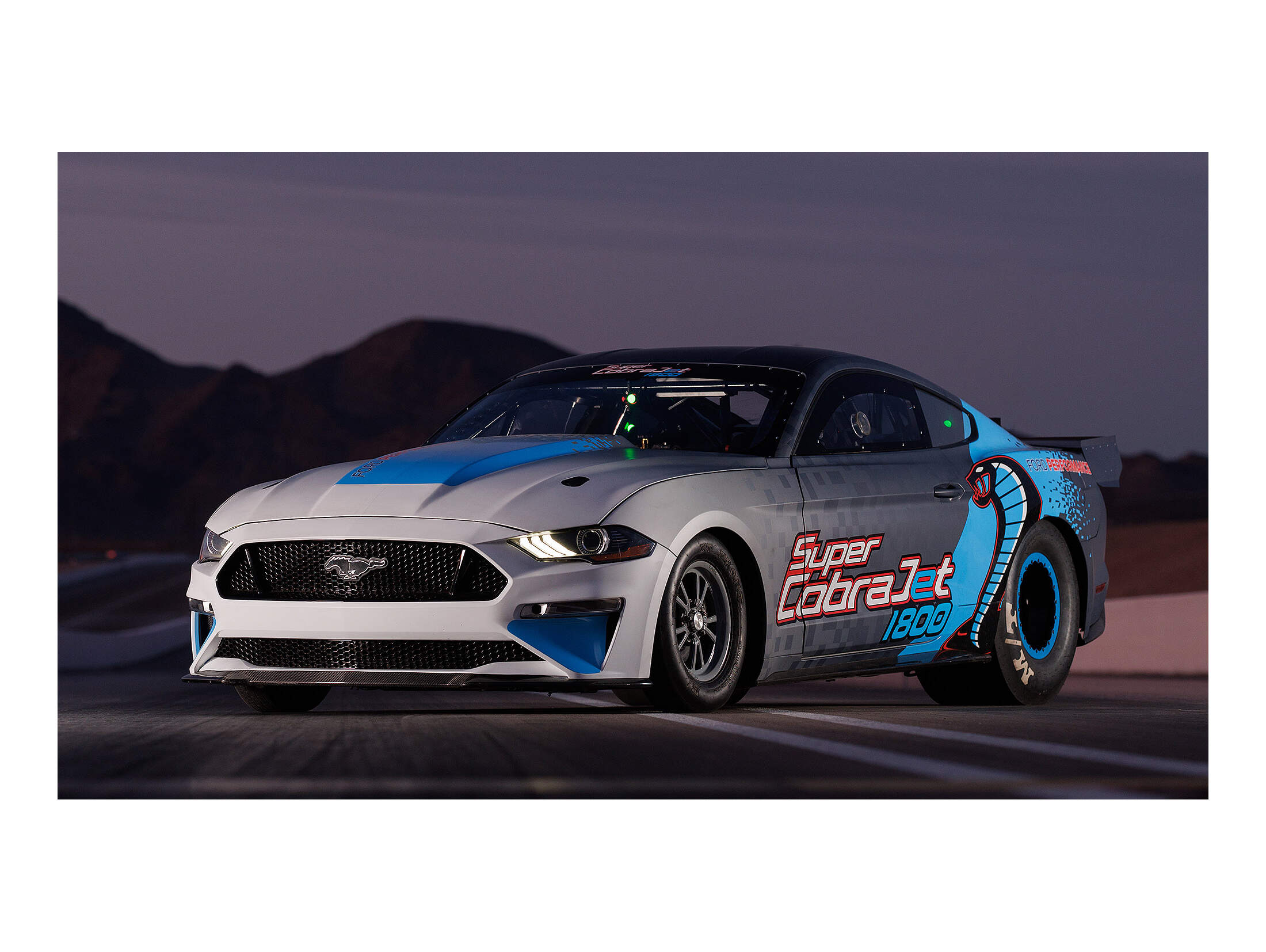 Ford Mustang Super Cobra Jet 1800 Elektro Dragster AUTO MOTOR UND SPORT