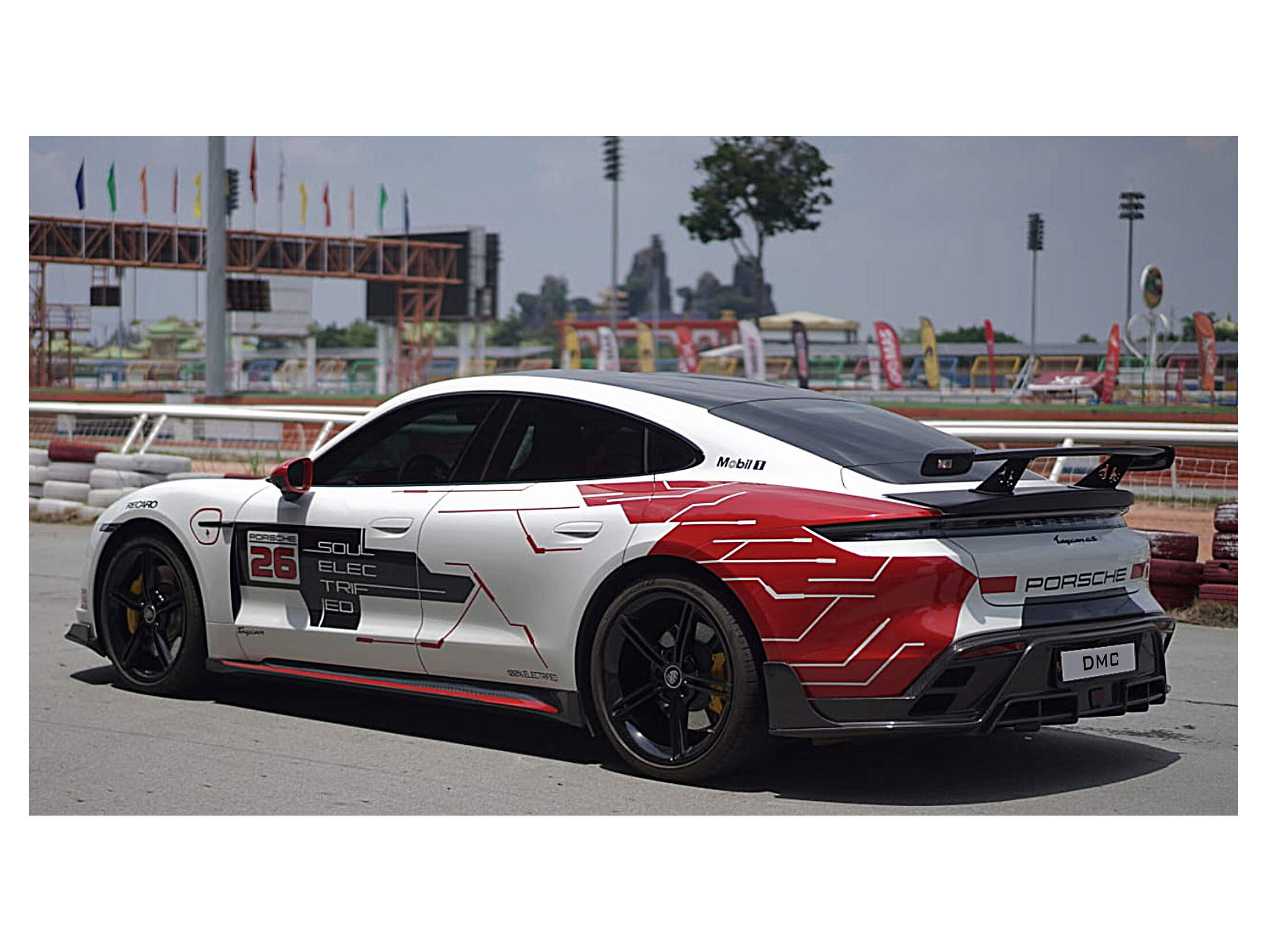 DMC Porsche Taycan GT3 Wildes Spoilerwerk AUTO MOTOR UND SPORT