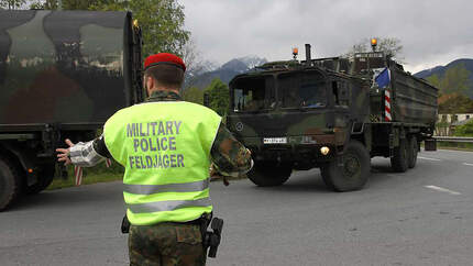 Bundeswehr-Nummernschilder: Warum steht da ein Y? | AUTO MOTOR UND SPORT