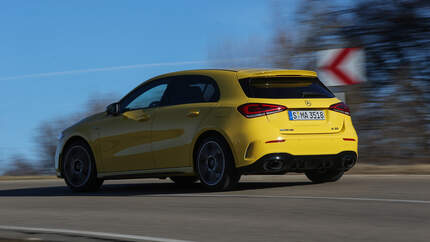 Test BMW M135i xDrive und Mercedes-AMG A 35 4Matic | AUTO MOTOR UND SPORT
