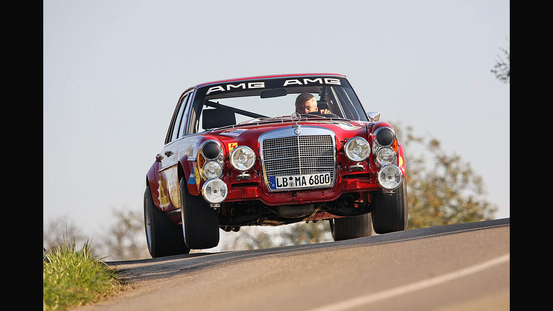 Mercedes-Benz 300 SEL AMG im Fahrbericht: Die Rote Sau von AMG - auto ...