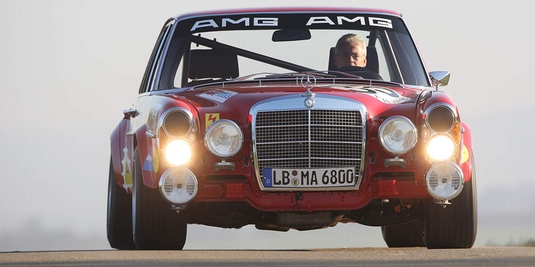 Mercedes-Benz 300 SEL AMG im Fahrbericht: Die Rote Sau von AMG - auto ...