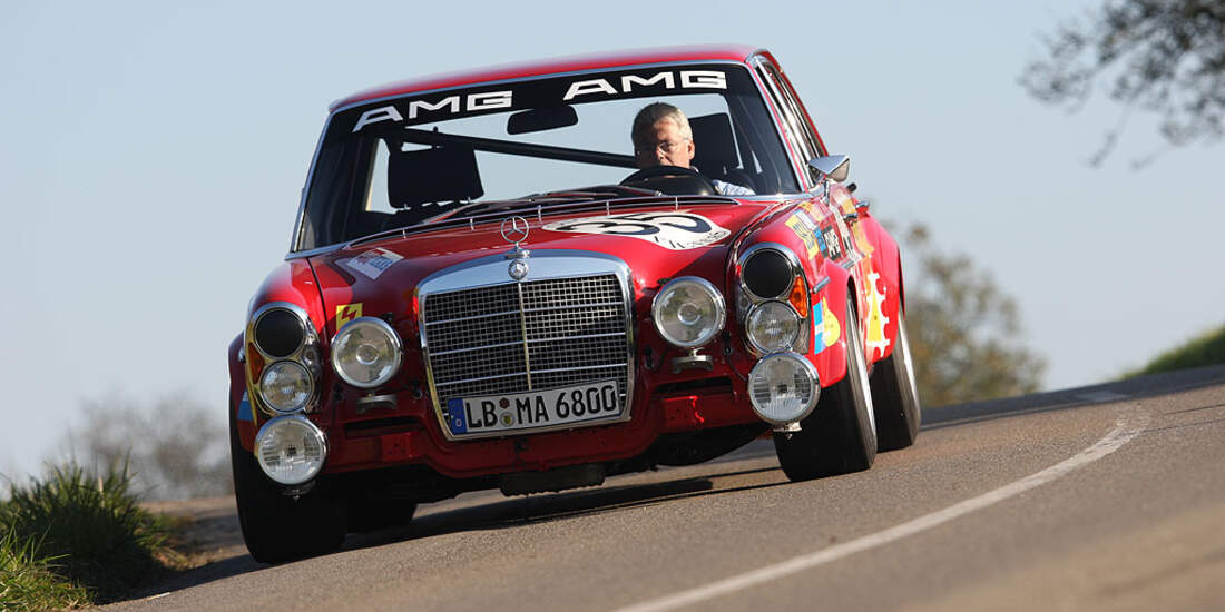 Mercedes-Benz 300 SEL AMG im Fahrbericht: Die Rote Sau von AMG - auto ...